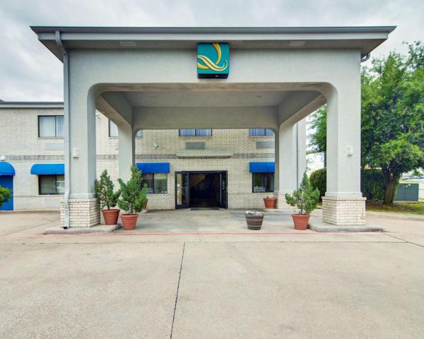 Hotel Quality Inn & Suites Grand Prairie Grand Prairie, Dallas - Área ...