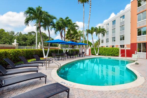 Holiday Inn Express Miami Airport Doral Area, an IHG Hotel Doral, Miami ...