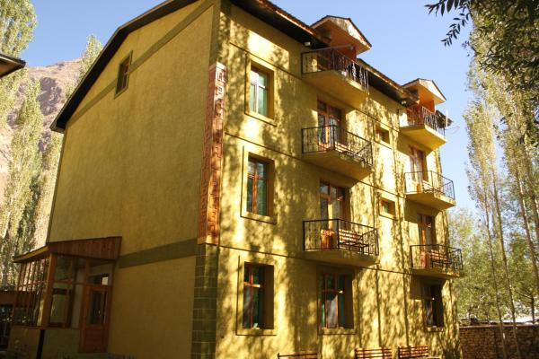 Pamir Alibaba Hotel 3* Khorog, Gorno-Badakhshan Autonomous Region (7 ...