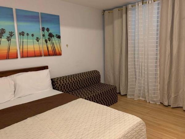 Condo Hotel Azure C2 Balcony wifi Near Mall Airport MULTIPLE UNITS 3 ...