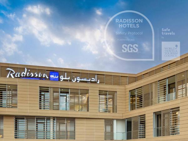 Radisson Blu Hotel & Residence, Riyadh Diplomatic Quarter 4* Riyadh ...