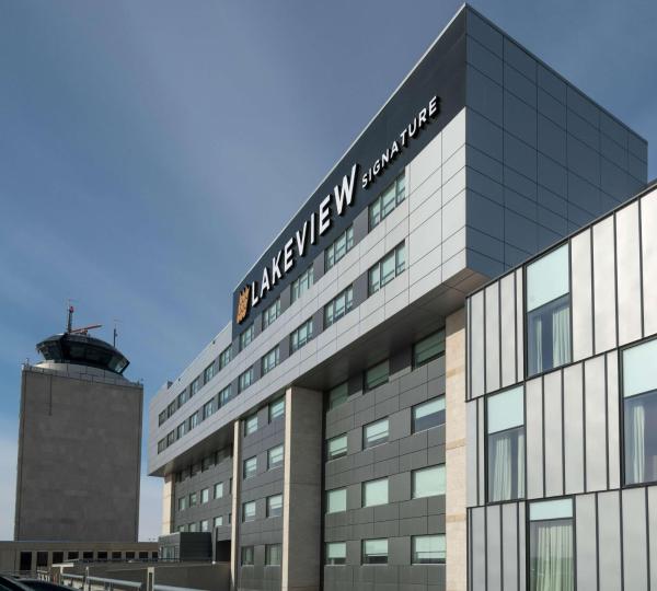 Hotel Lakeview Signature, Trademark Collection by Wyndham 3* Winnipeg ...