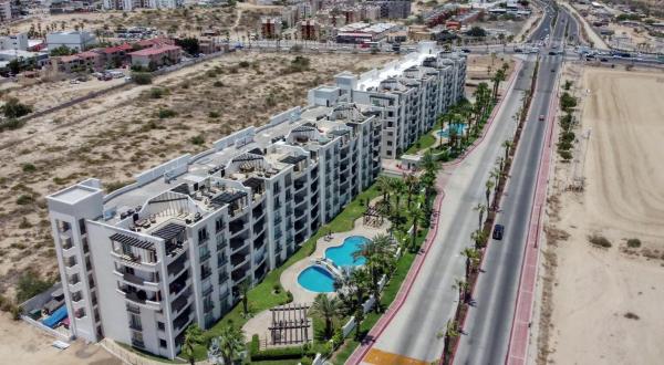 Hotel Perfect location - Puerta Cabo Village 500 steps to the beach ...