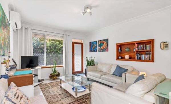 Closest Hotels to Penguin Island