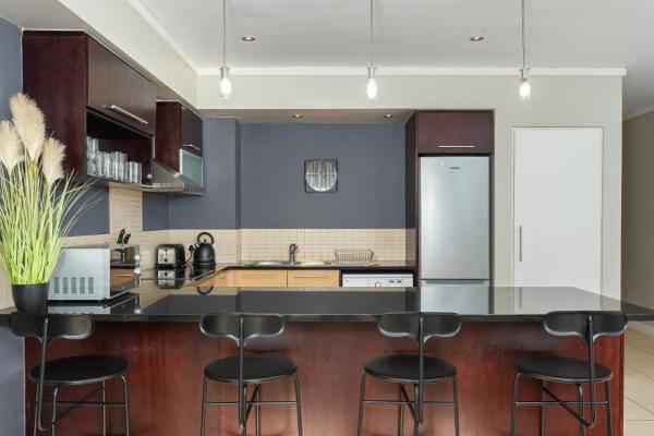 Hotel 605 The Icon Building Cape Town CBD, Cape Town. Reviews, Photos ...