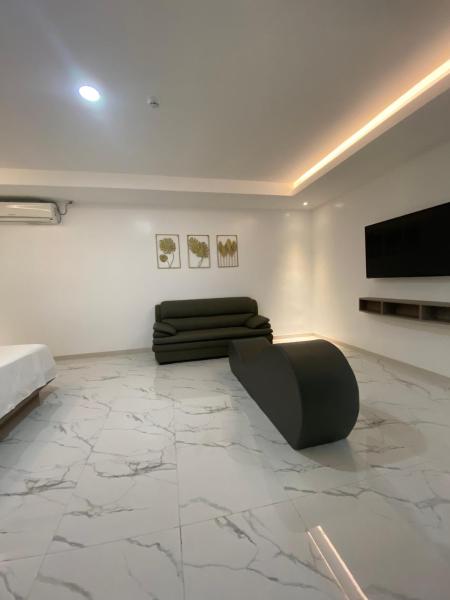 RedDoorz @ Maganda Drive In Hotel Pampanga Lourdes, Luzon. Book hotel ...