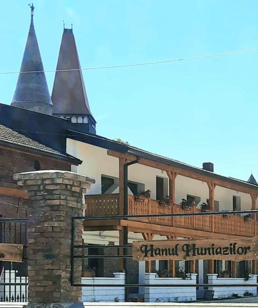 Hotel Pensiunea Hanul Huniazilor 3* (34 guest reviews) Hunedoara ...
