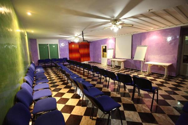 Hostel Auberge Lion de l'Atlas Azrou, Ifrane. Book hotel Auberge Lion ...