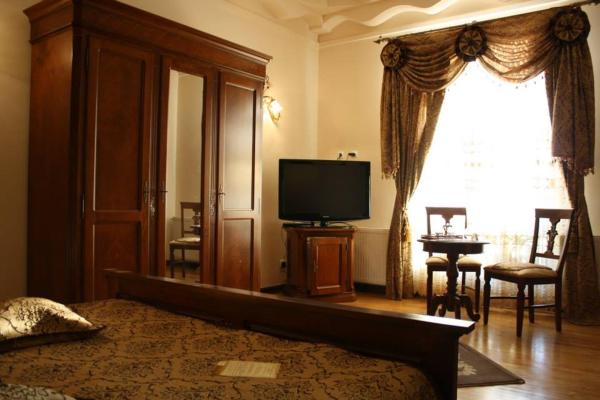 Hotel Pensiunea Trei Pini 4* Seini, Maramureş (9 guest reviews). Book ...