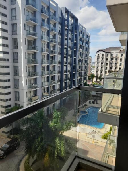Apartment One Palm Tree Villas-Kenzie Place Terminal 3 Airport Manila ...