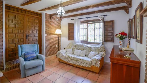 Hotel Cortijo Alejandro Malaga - Campanillas by Ruralidays Málaga, Costa del Sol. Reserve el ...