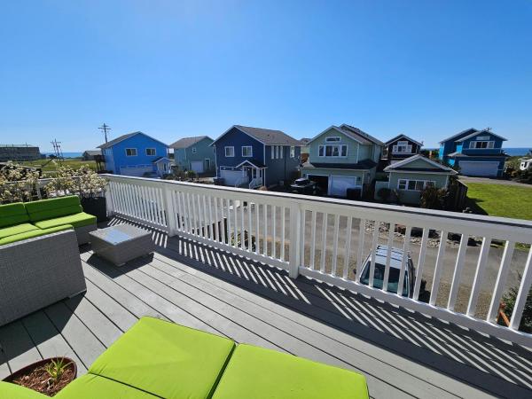 Sunkissed - Upfront Pricing, No Fees - 70 secs to Beach, Ocean Views ...