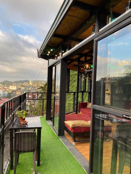 Holyghost Veranda Baguio Transient Guest House 42 step rooftop Baguio ...
