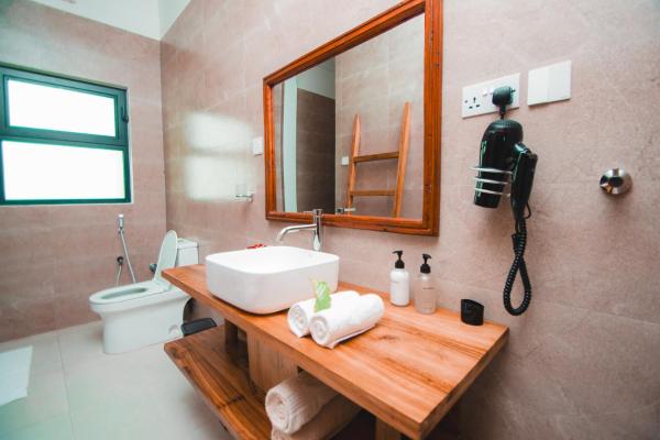 MANOLO Beach Resort Uroa, Zanzibar Central (8 guest reviews). Book ...