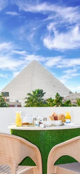 NEW NEFERTITI PYRAMIDS VIEW INN Giza, Cairo. Book hotel NEW NEFERTITI ...