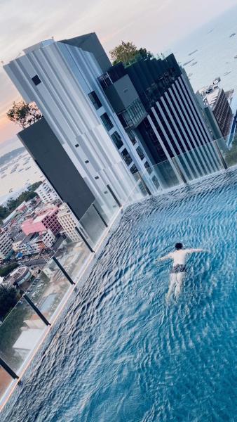 The BASE Central PATTAYA 2BED King&Queen SKY SeaView & Infinity Pool ...