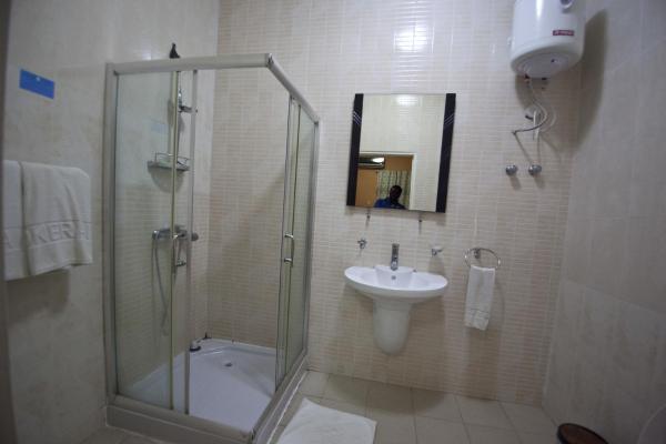 Hotel Okera Inn 3* Osu, Accra (15 guest reviews). Book hotel Okera Inn 3*