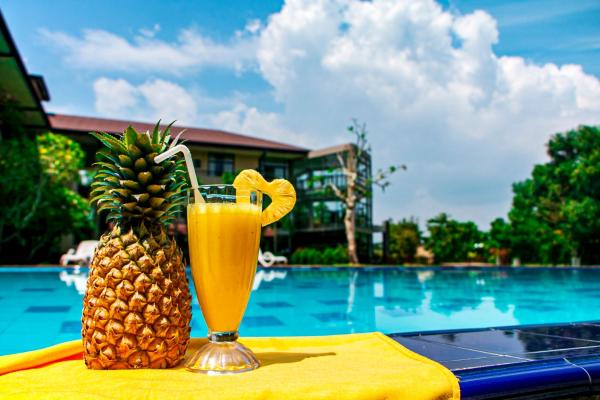 Vinrich Lake Resort rates from $58 (85 guest reviews) Piliyandala ...